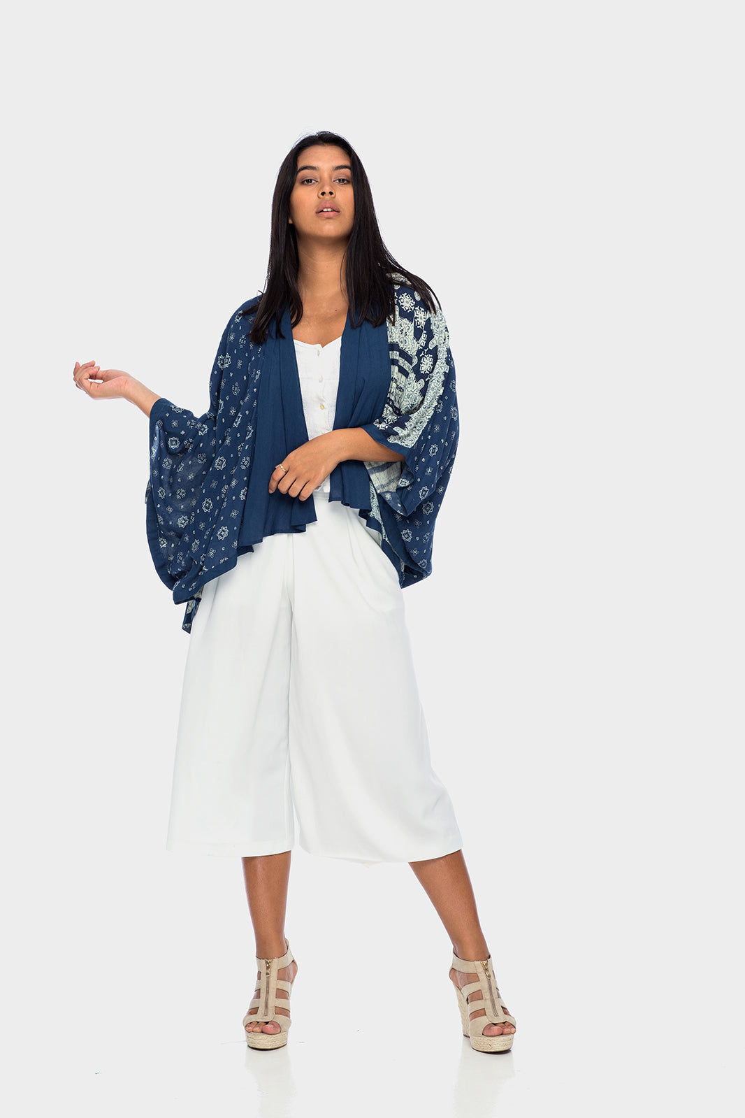 Adelais Outer – Pithecanthropus Bali