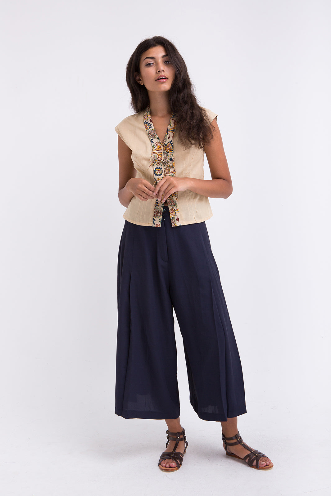 Neo Kebaya Top – Pithecanthropus Bali